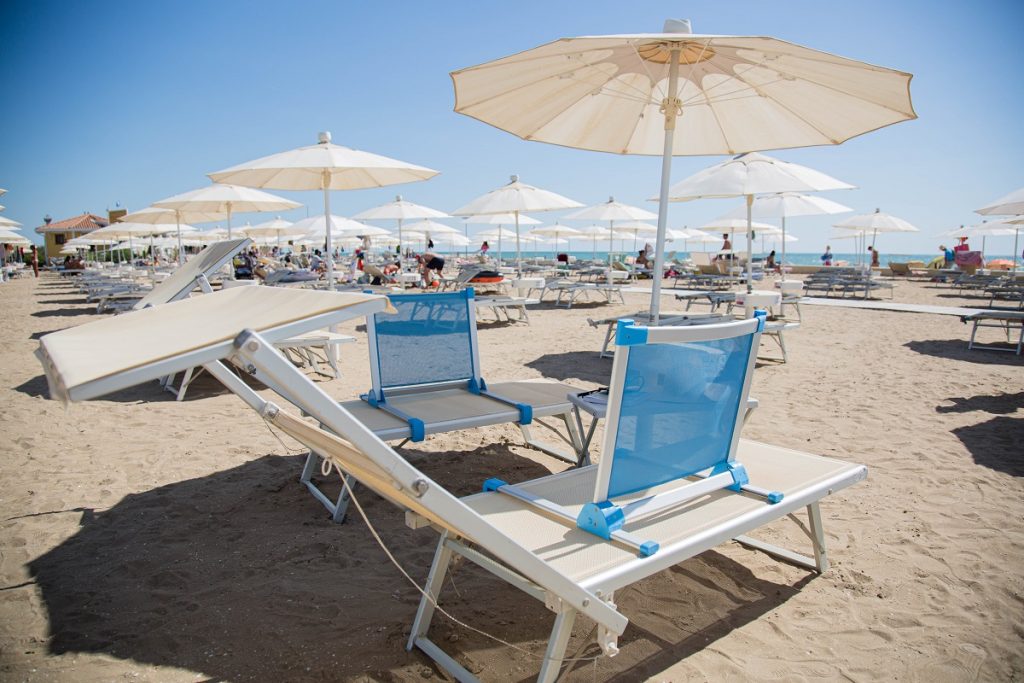 Hotelmarket, innovative solutions for beaches and pools